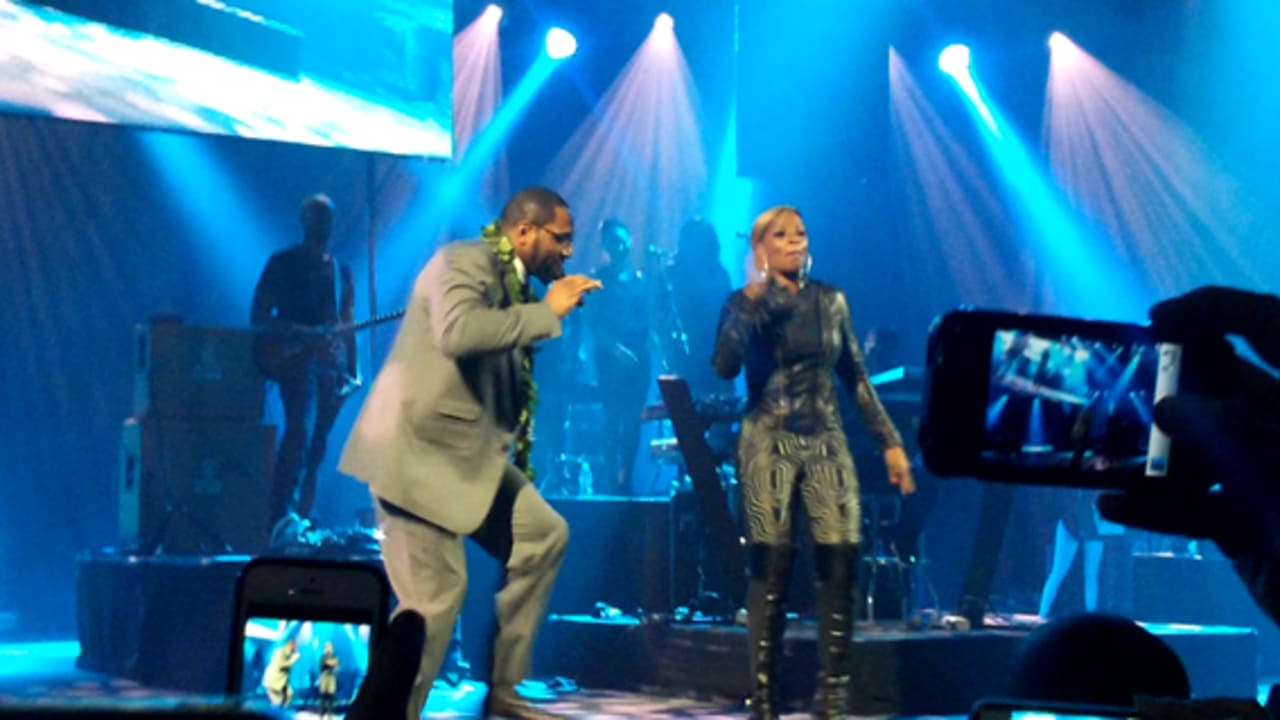 Ray Lewis Teaches Mary J. Blige Squirrel Dance