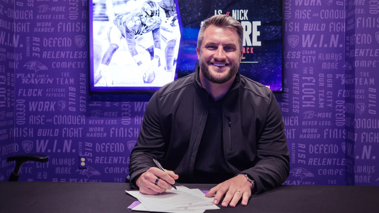 Ravens to Re-Sign Long Snapper Nick Moore