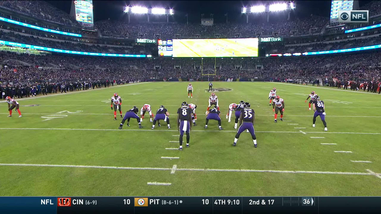 Highlight: Hayden Hurst Trucks Defender on 32-Yard Gain