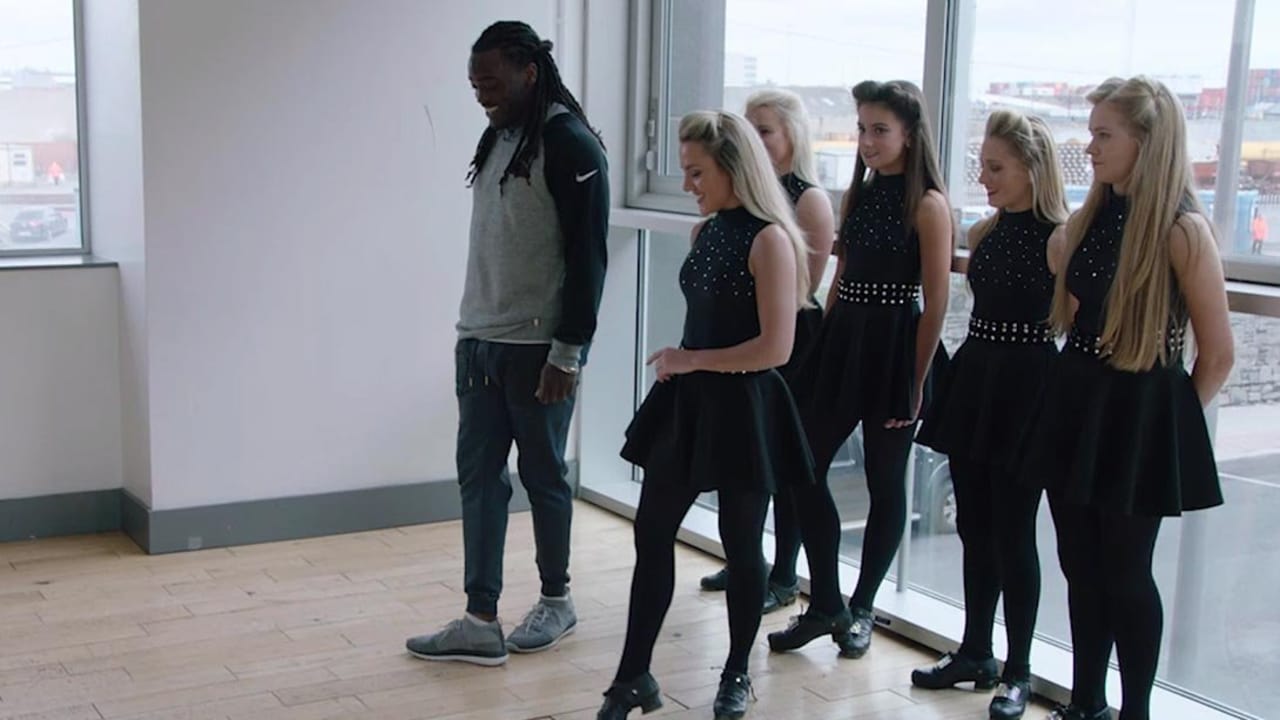 Alex Collins Gets Irish Dancing Lessons ... IN IRELAND