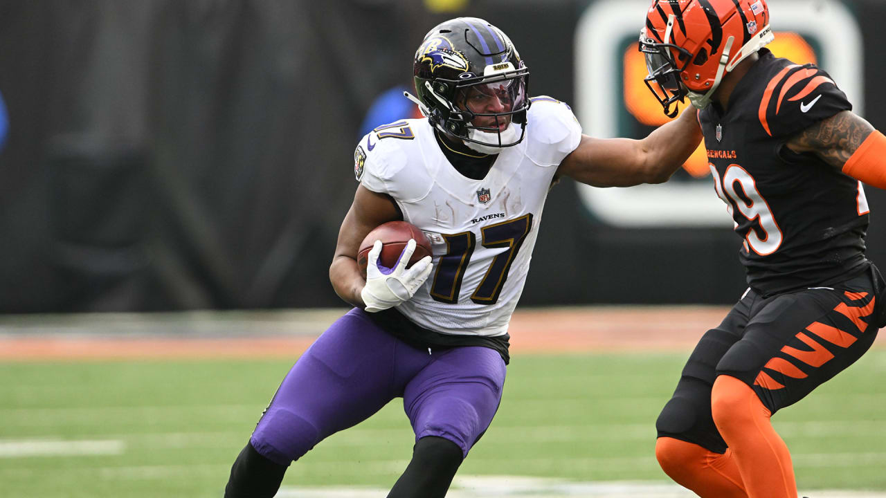 Kenyan Drake Finds Open Space on 18-Yard Run | Ravens-Bengals Highlights