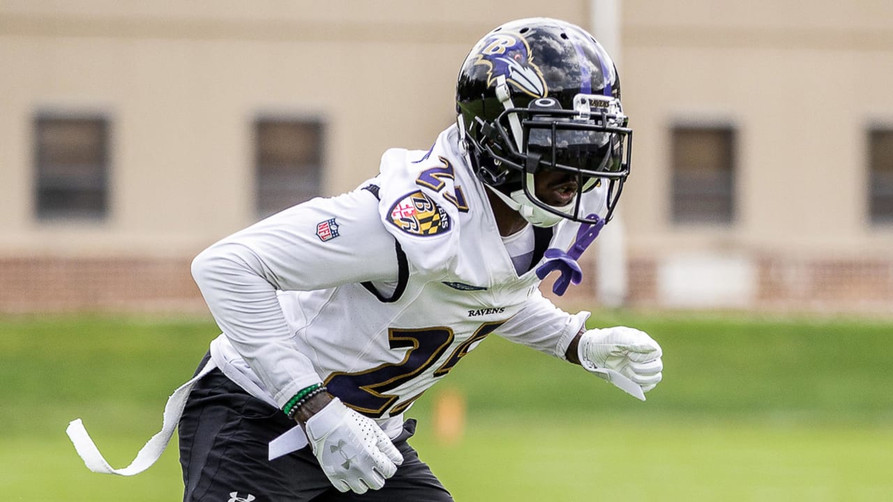Tavon Young Returns to Practice After Knee Injury