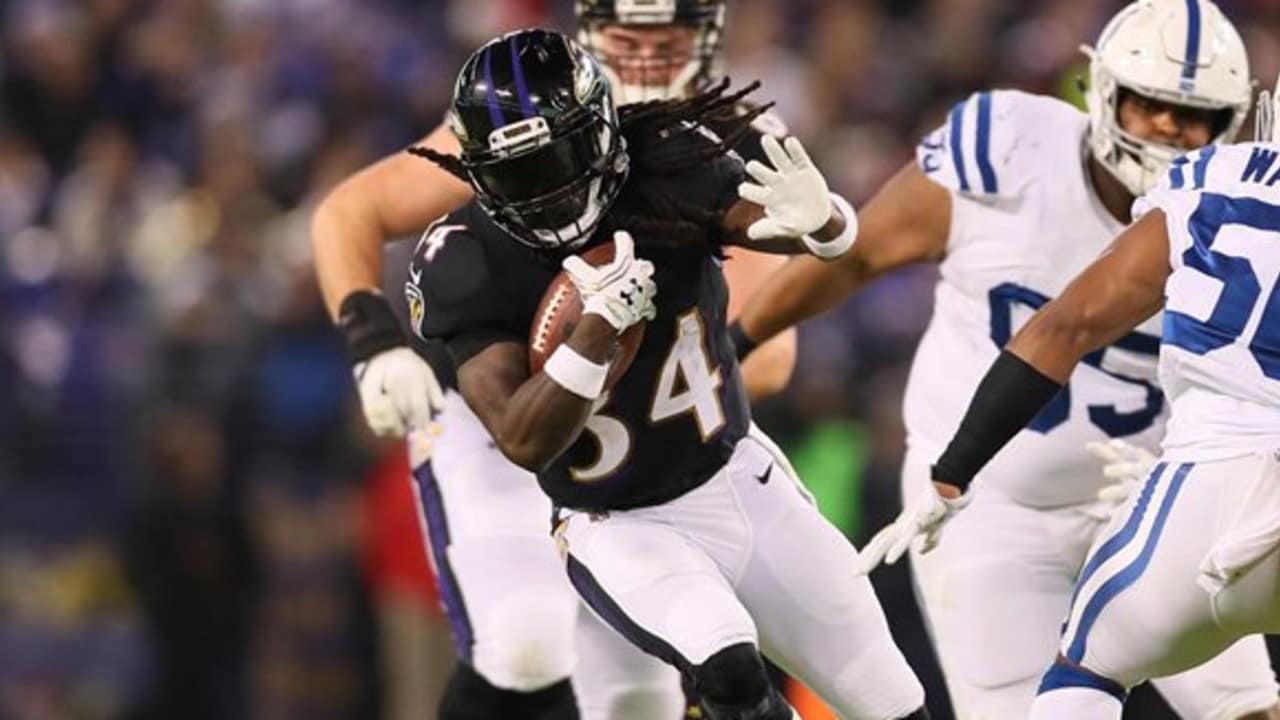 Highlight: Alex Collins Turns Activates Turbo on 14-Yard Run