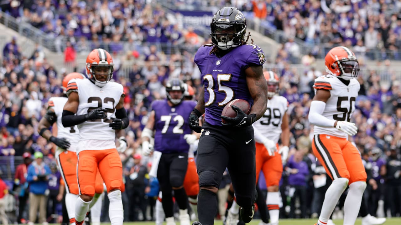 Gus Edwards Bulldozes in for Second Touchdown | Ravens-Browns Week 7 ...