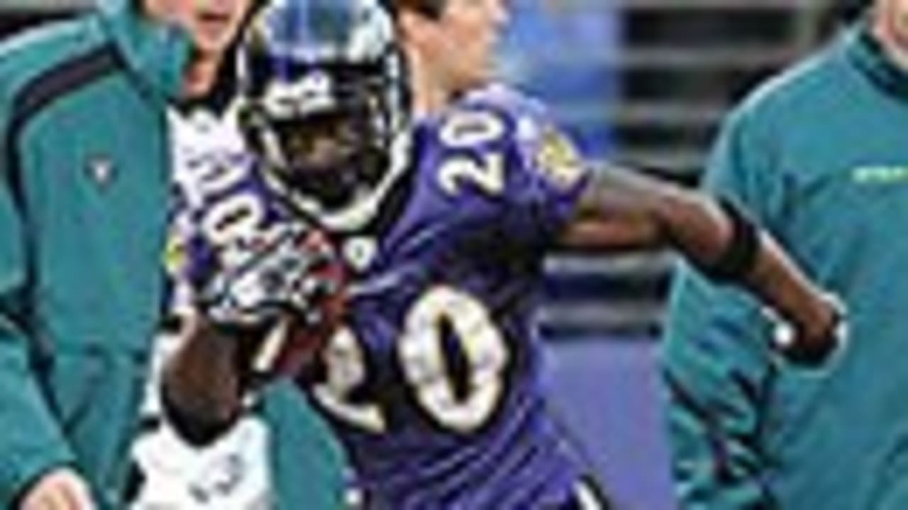 Notes: Reed Tops Himself