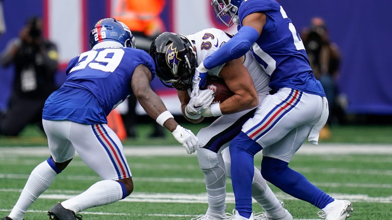 Mark Andrews Holds on to Catch Despite Big Hit | Ravens-Giants Week 6 ...