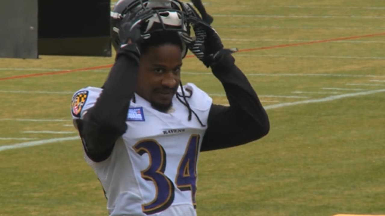 Watch RB Scott Practice With New Team