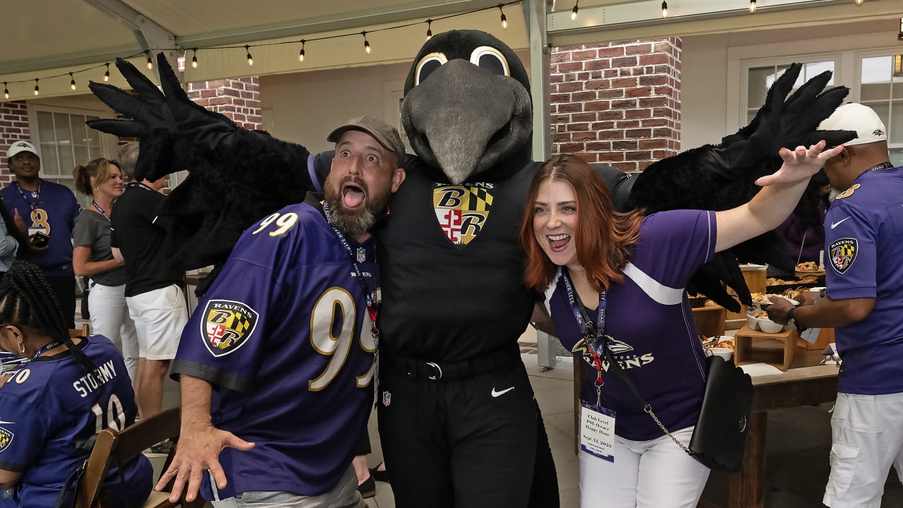 2023 Club Level Happy Hour