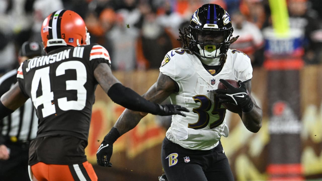 Gus Edwards Trucks John Johnson on 10-Yard Run | Ravens-Browns Highlights