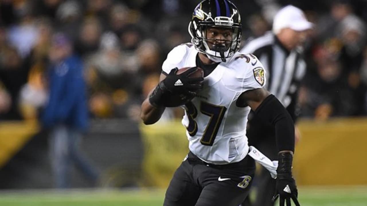 Highlight: Javorius Allen Tightrope Walks for a 20-Yard Gain