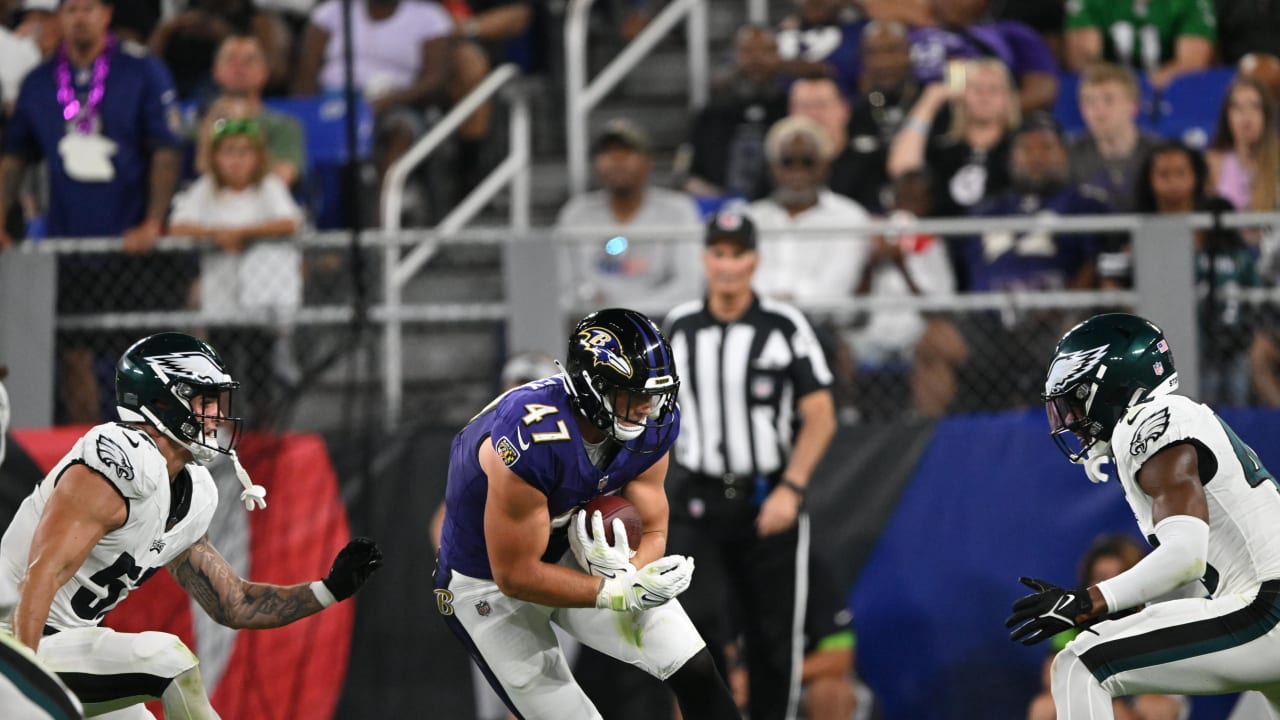 Tyler Huntley Hits Travis Vokolek Down Sideline | Ravens-Eagles ...