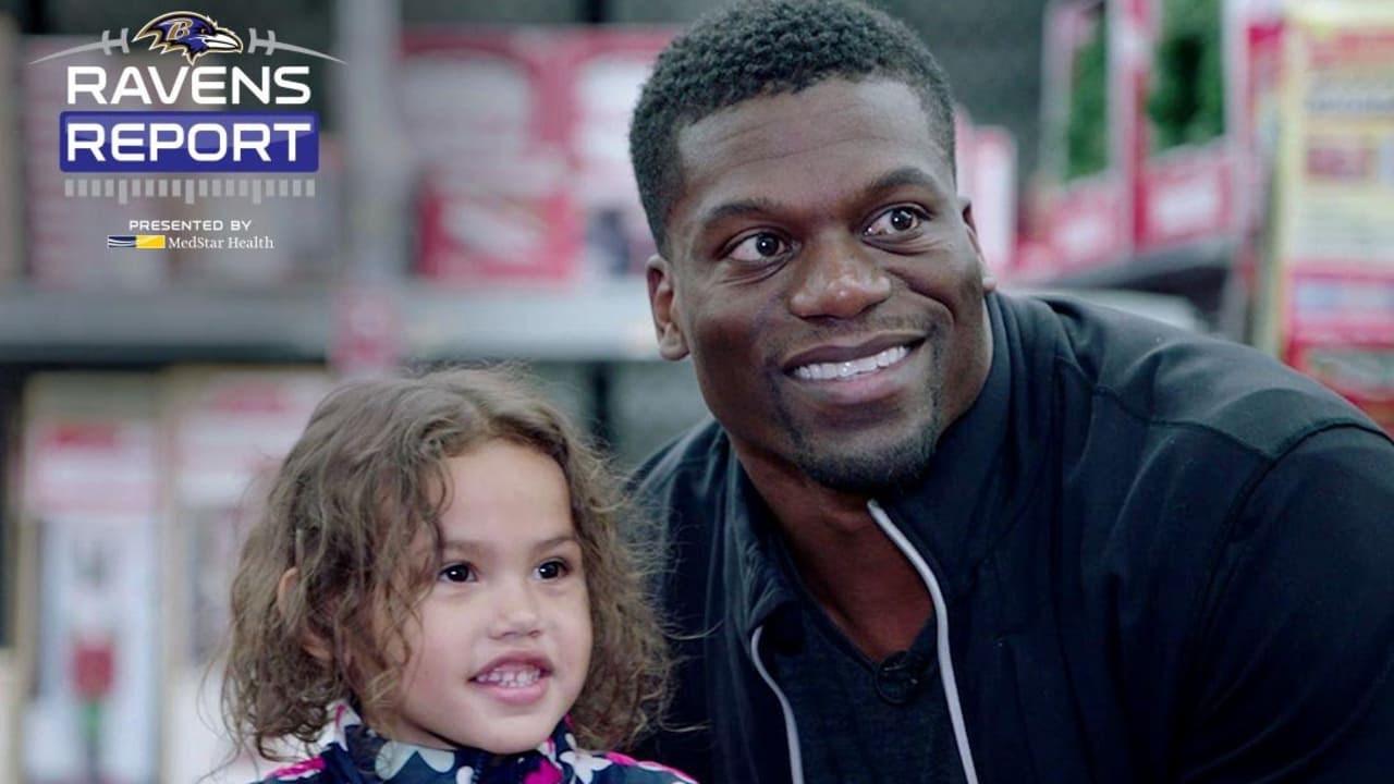 Benjamin Watson Takes Parents of In-Need Families Christmas Shopping