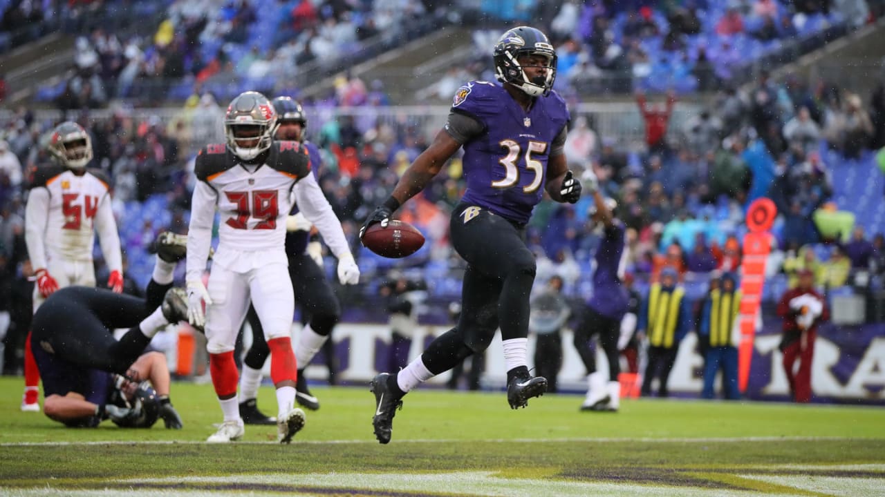 Highlight: Gus 'The Bus' Edwards Rumbles in for Touchdown