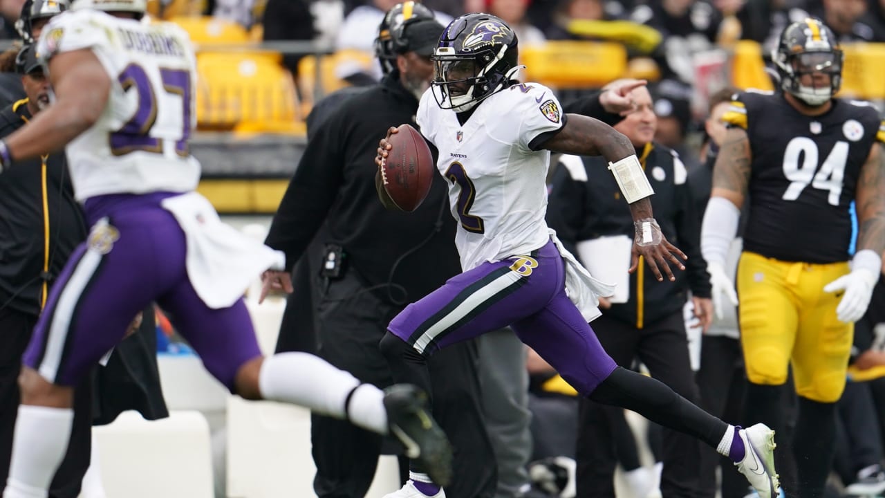 Tyler Huntley Scrambles for 11-Yards | Ravens-Steelers Highlights