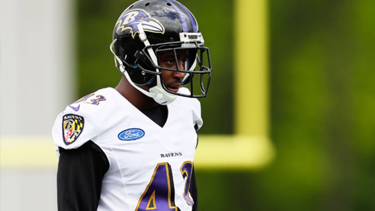 Cornerback Tavon Young Signs Rookie Contract