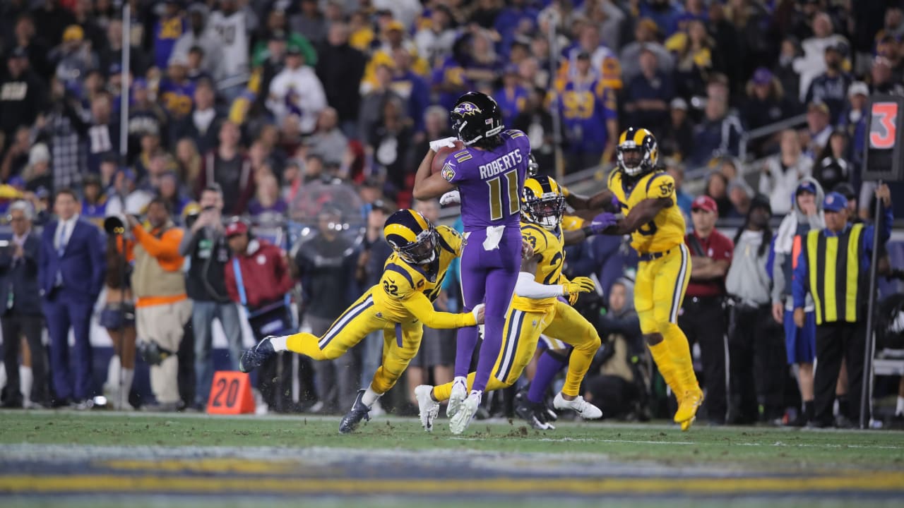 Highlight: Lamar Side-Arms Pass to Seth Roberts