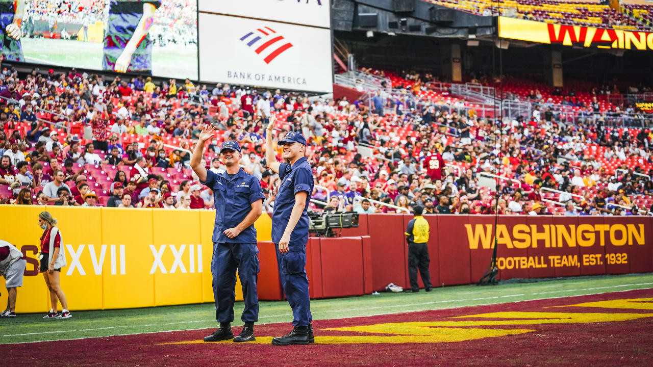 Washington Salute & USAA Honor honoring Seaman Jonathan Linan And ...