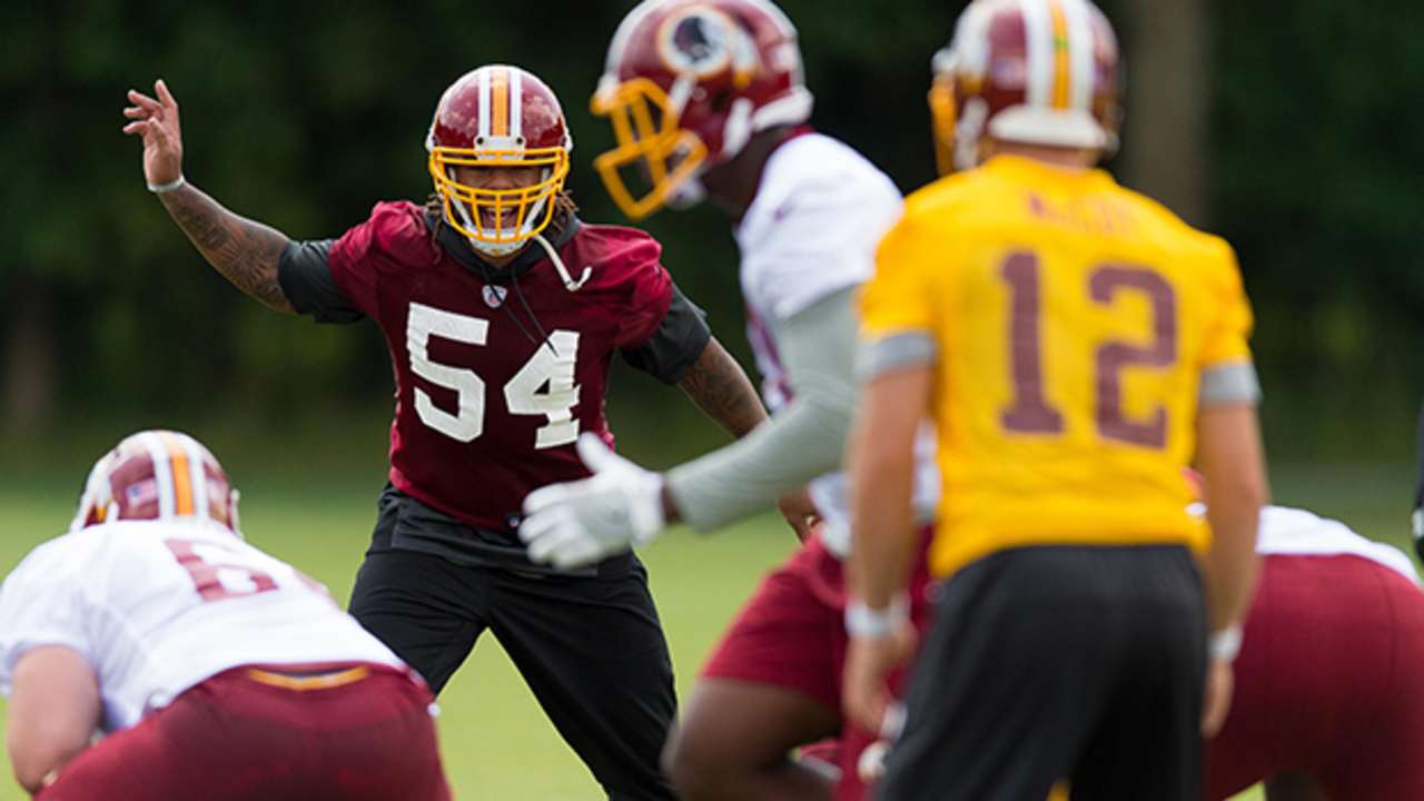 Back In A Mike Linebacker Role, Mason Foster Showcasing Versatility