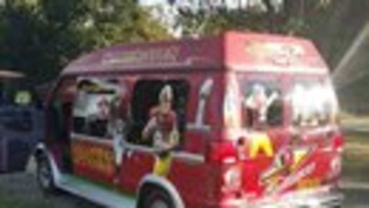 PHOTO: Redskins Fan Van Is Ready For Game Day