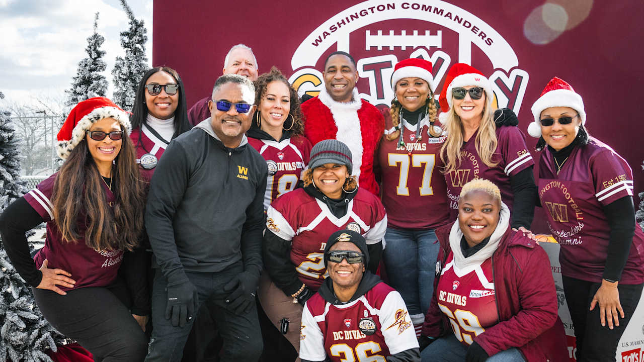 PHOTOS | Commanders host 2022 Toy Giveaway