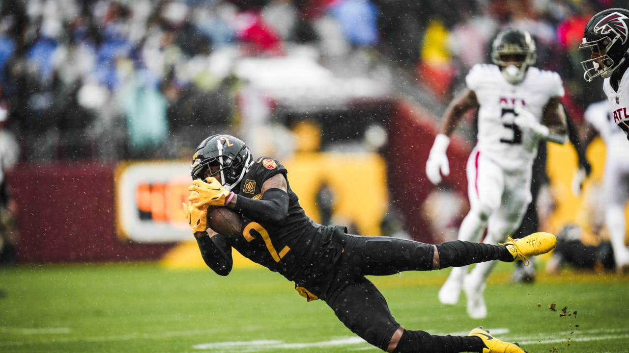 Dyami Brown's diving catch secures 17-yard gain for Commanders