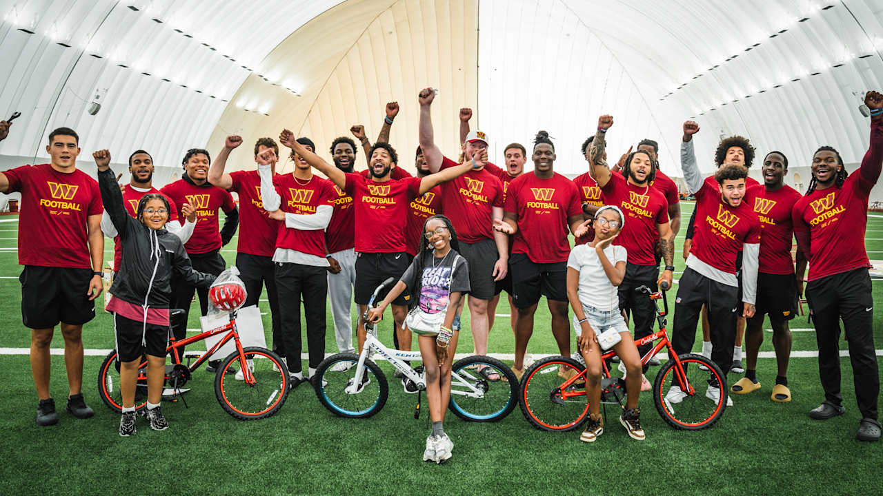PHOTOS | Rookie team up for Build-A-Bike
