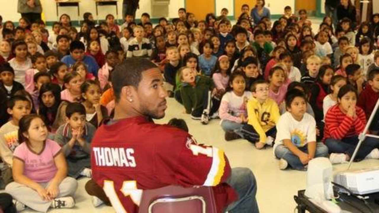 Thomas, Davis Congratulate 'Reading Challenge' Winners