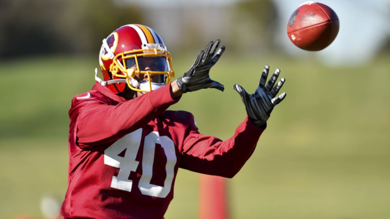 Five Days Before Playoffs, Cary Williams Learning On Fly