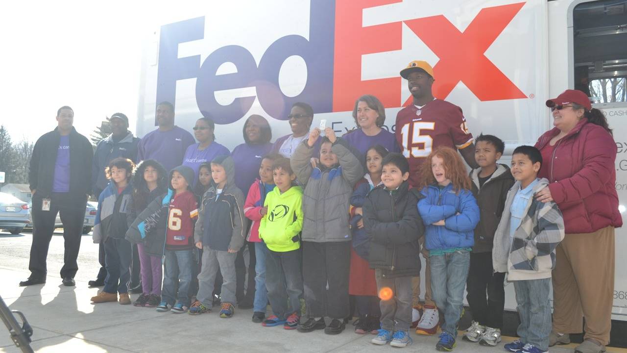 Redskins Read Special Delivery with Josh Morgan and FedEx