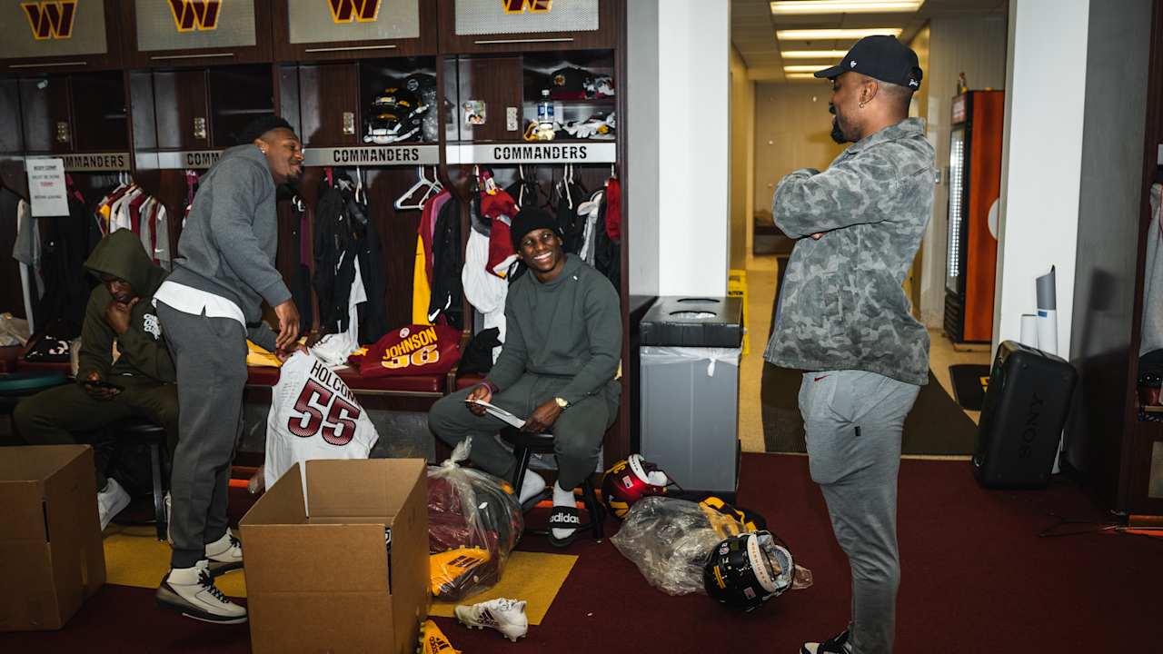 Commanders reflect on 2022 season during locker room clean out