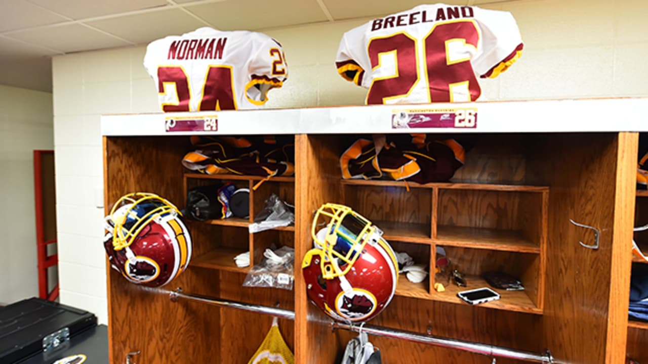 PHOTOS: Redskins Set Up Locker Room For Chiefs Game