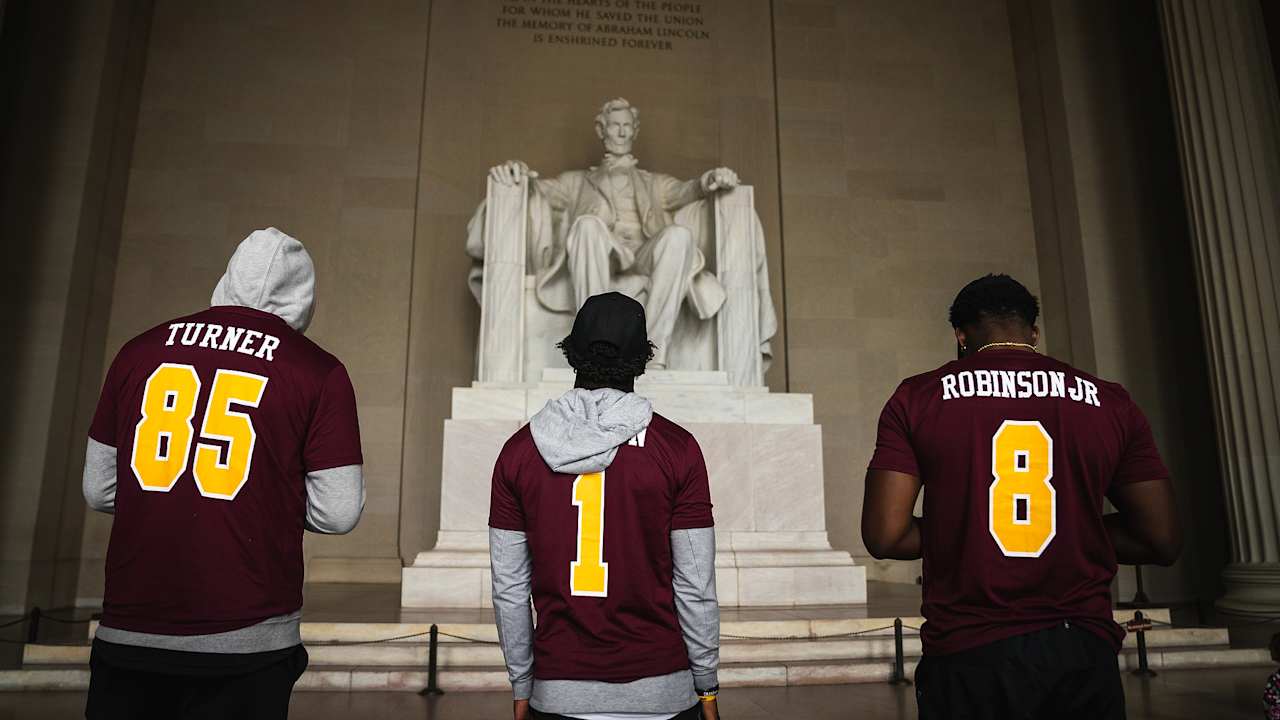 PHOTOS | Commanders’ rookies tour D.C.