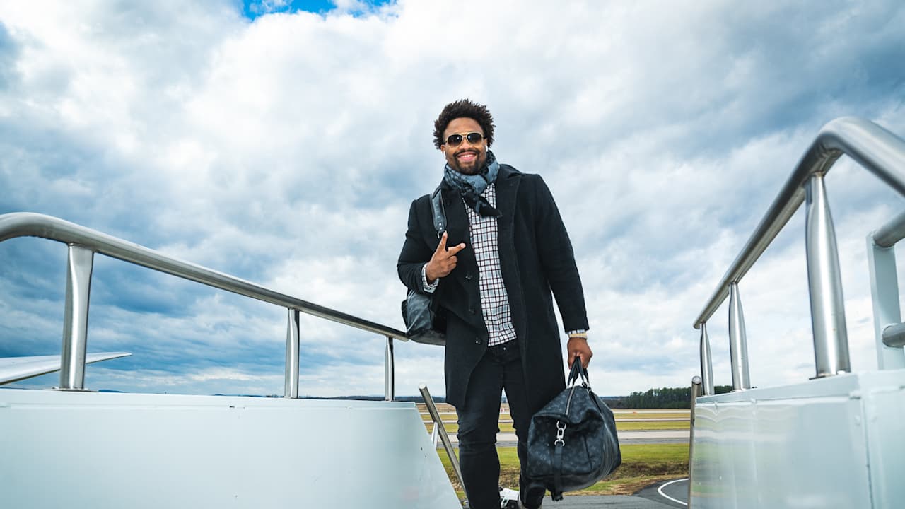 PHOTOS | Commanders head for the Meadowlands