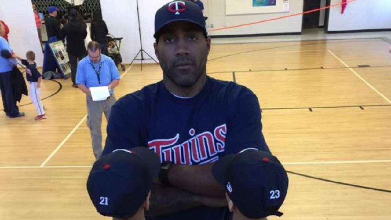 DeAngelo Hall Coaches His Twins' Tee-Ball Team, The Twins