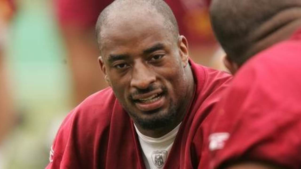 Carter Optimistic About Moving to Linebacker