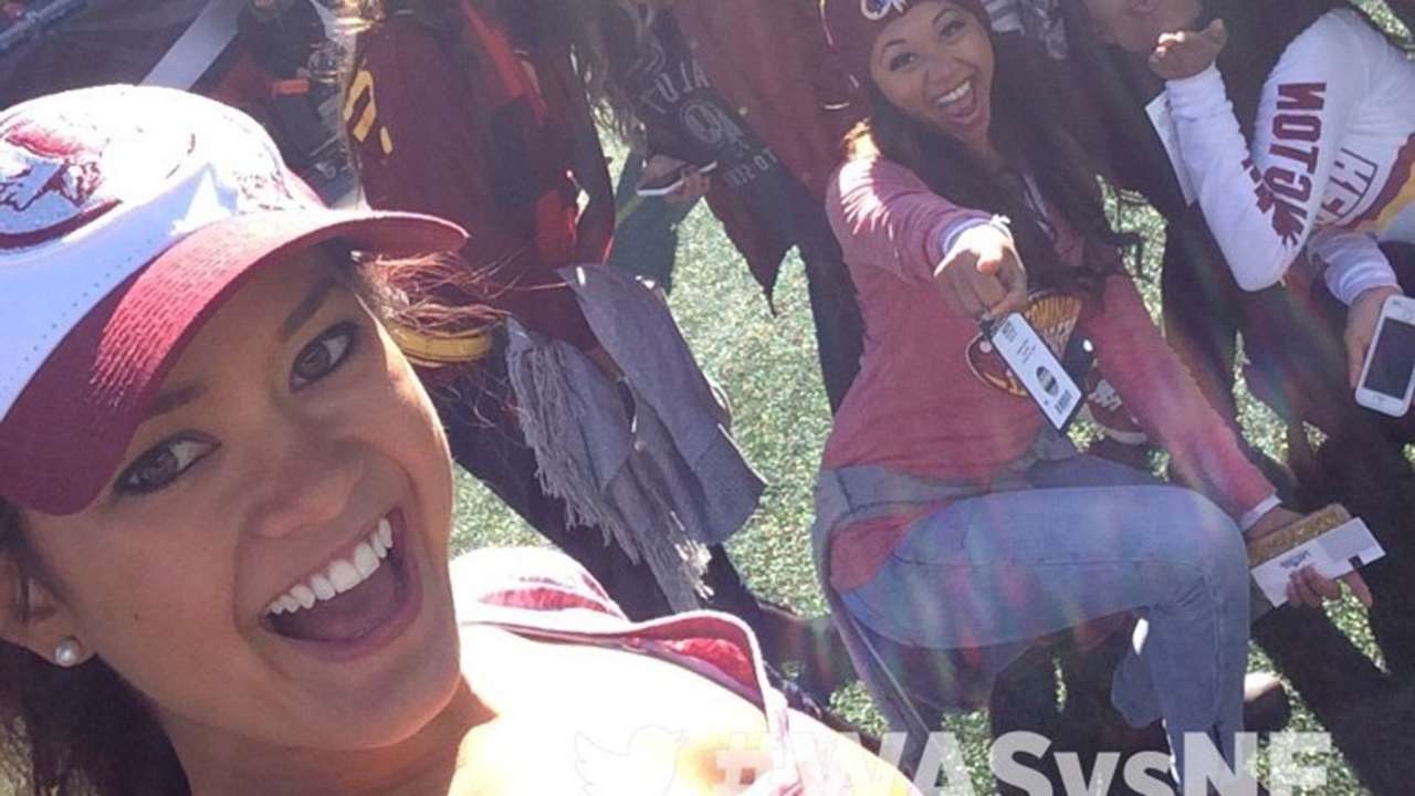 Cheerleaders in New England: Twitter Mirror