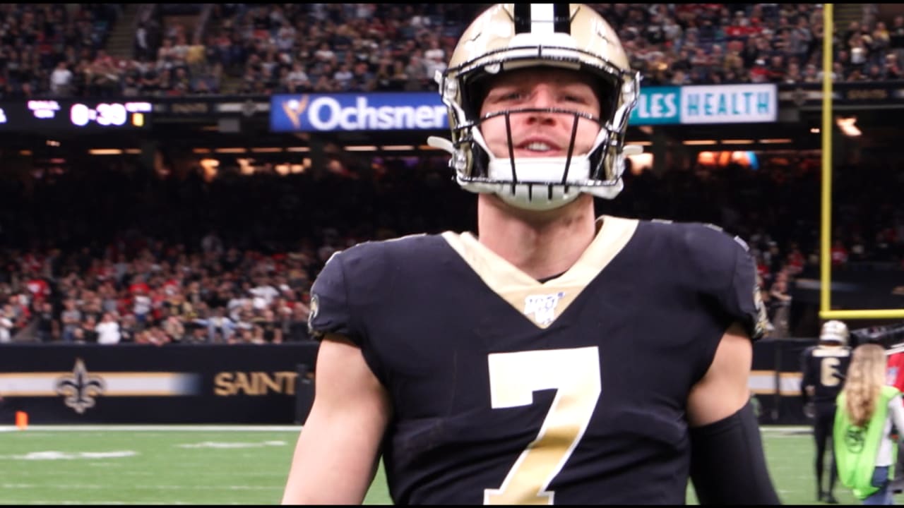 Taysom Hill leads the pregame chant against the San Francisco 49ers