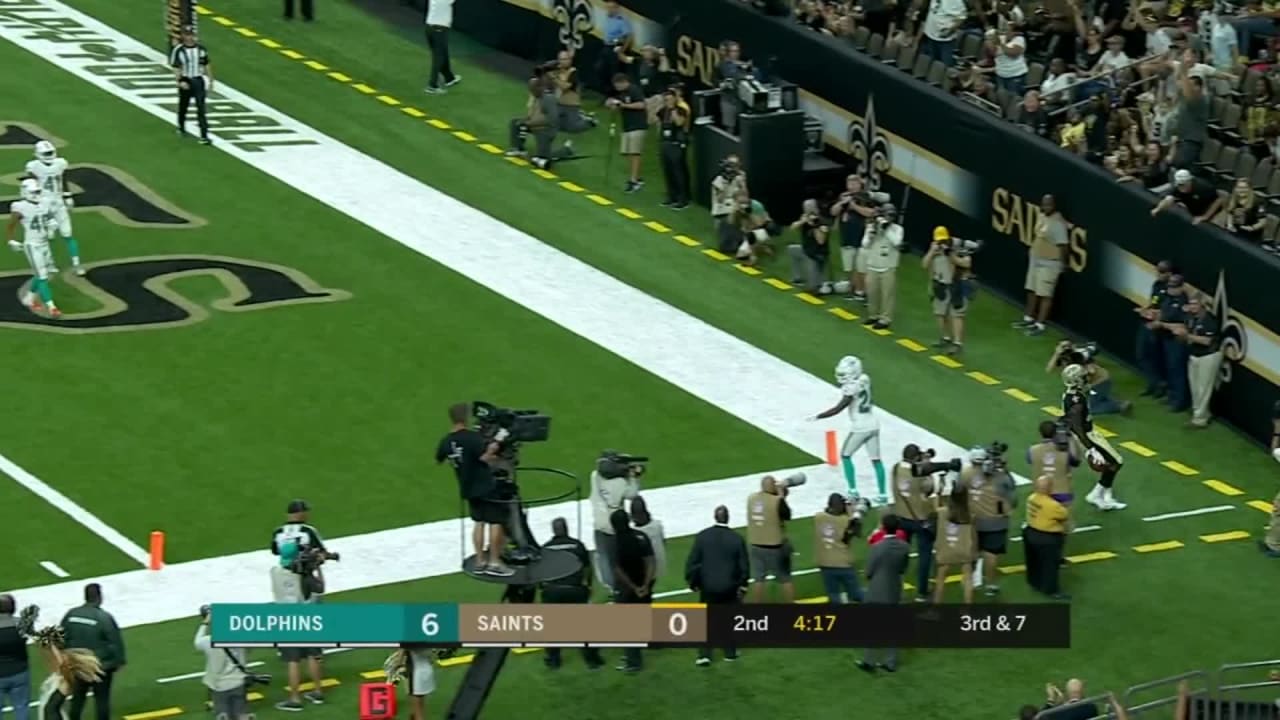 Teddy Bridgewater fires a 12-yard touchdown pass to Emmanuel Butler