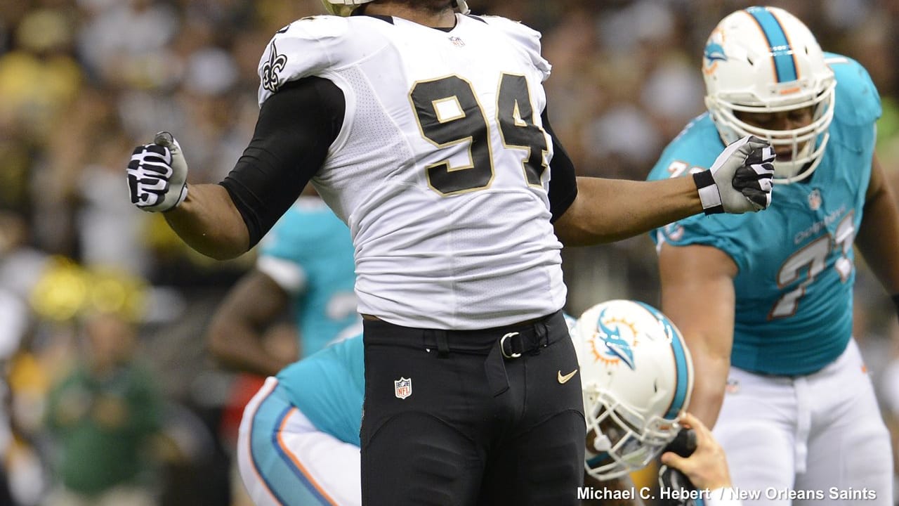 Top 10 Defense Photos: Saints vs Dolphins