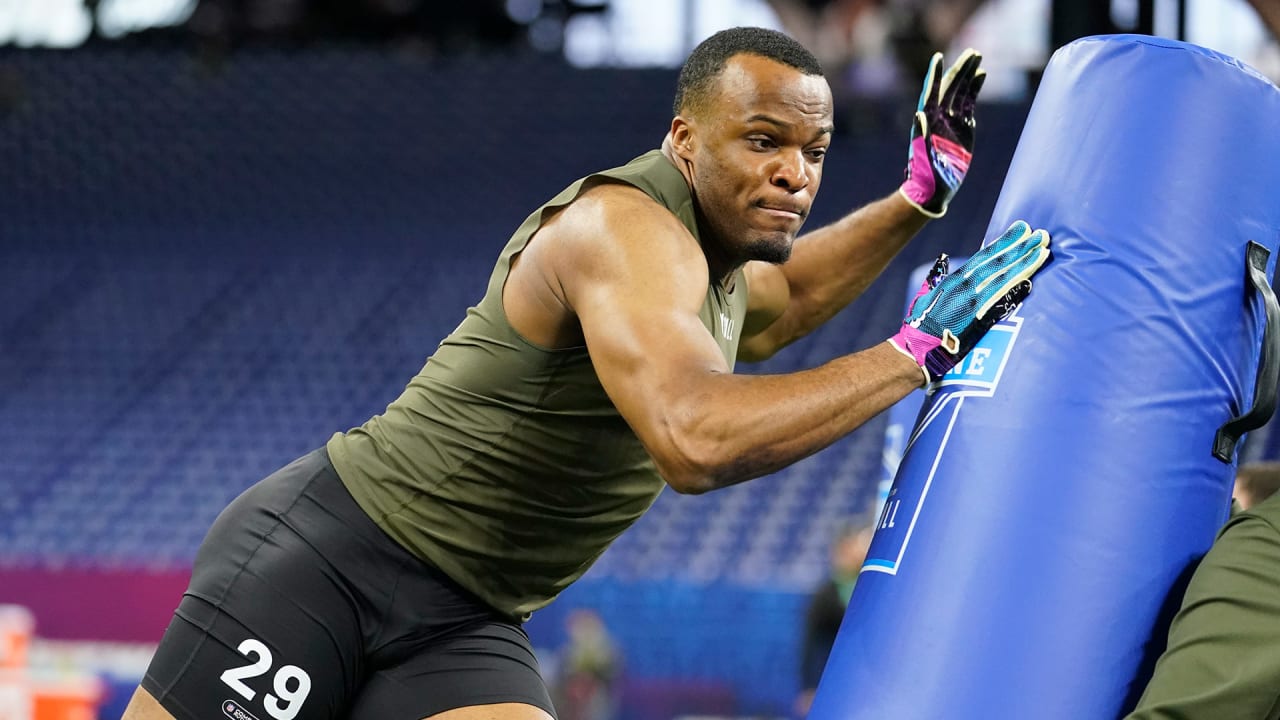 2023 NFL Draft: DE Notre Dame Isaiah Foskey Round 2, Pick 40 | New ...