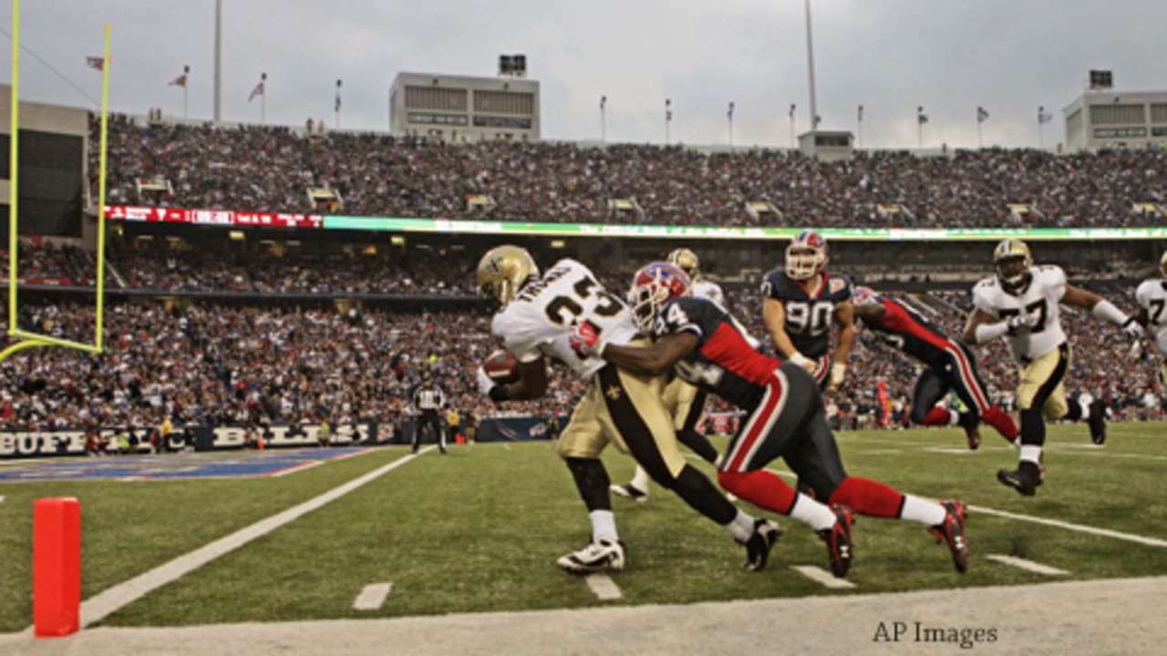 Thomas Endures Tough Trip to Lead Saints to Victory