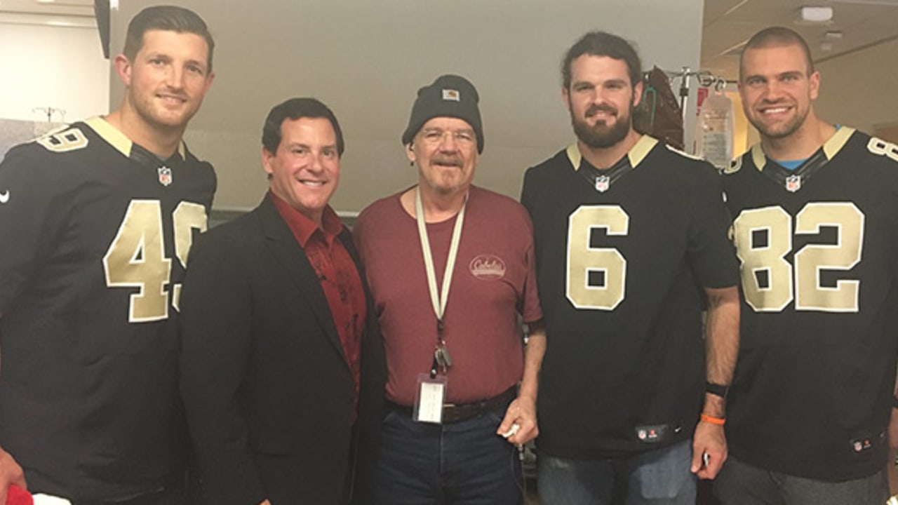 Thomas Morstead, Saints teammates spread holiday cheer at Ochsner