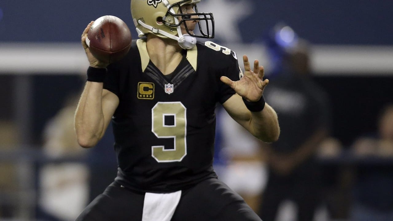 Drew Brees' 31-yard pass to Travaris Cadet
