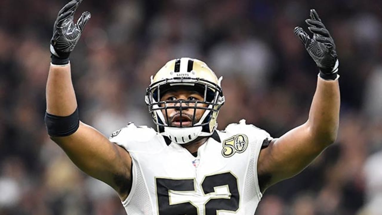 Saints program cover story: Craig Robertson