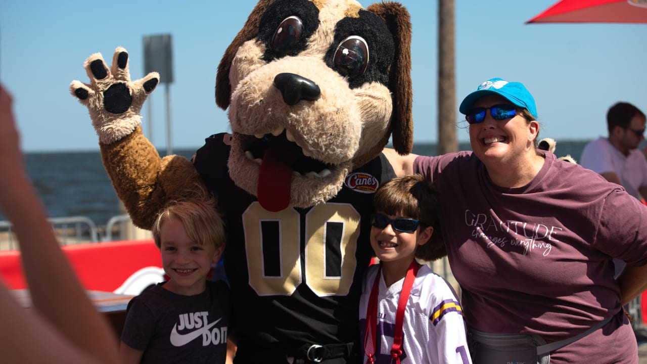 Gumbo visits first day of National Fried Chicken Festival presented by ...