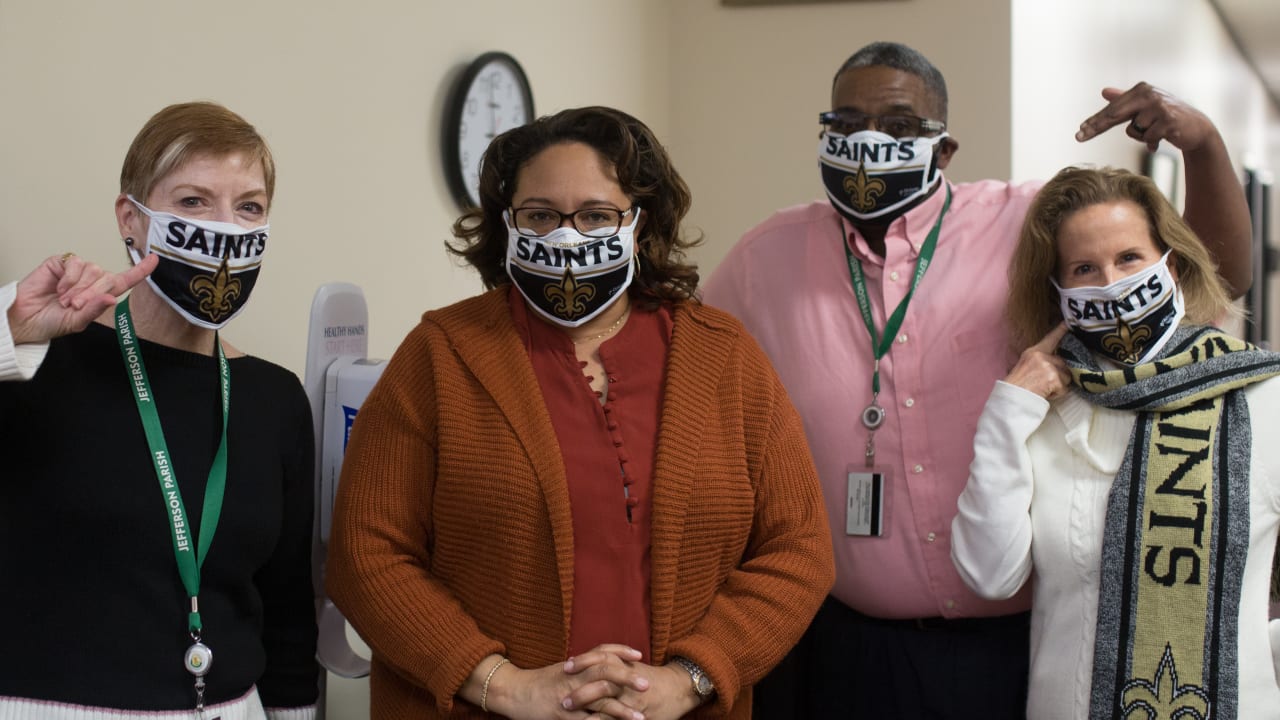 Hancock-Whitney Black and Gold Friday: Saints distribute masks for playoffs