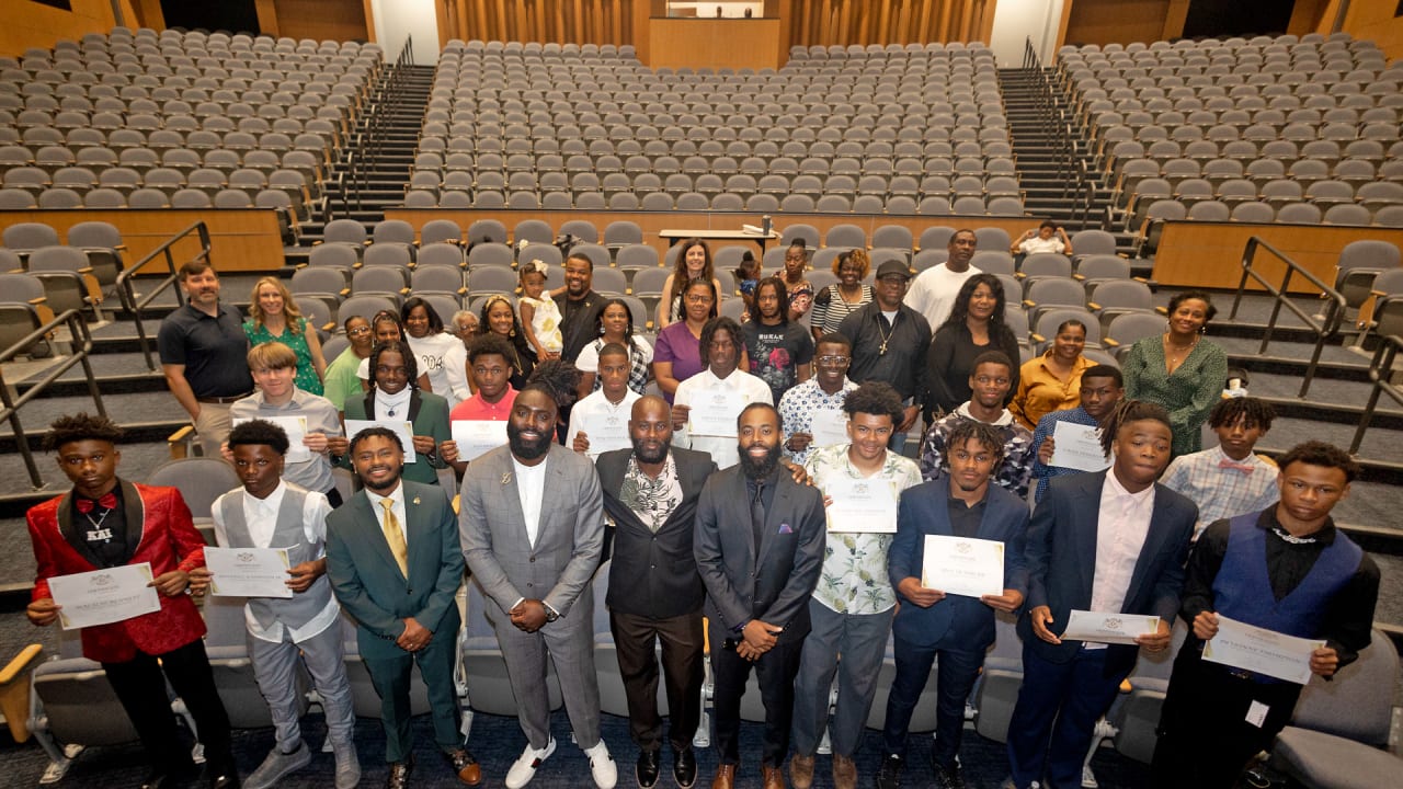 Photos: Demario Davis attends first Devoted Dreamers Academy graduation ...