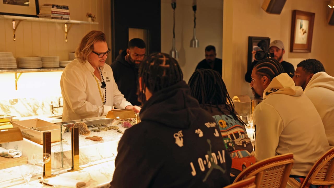 Photos: Saints players visit New Orleans-inspired restaurant Louie London