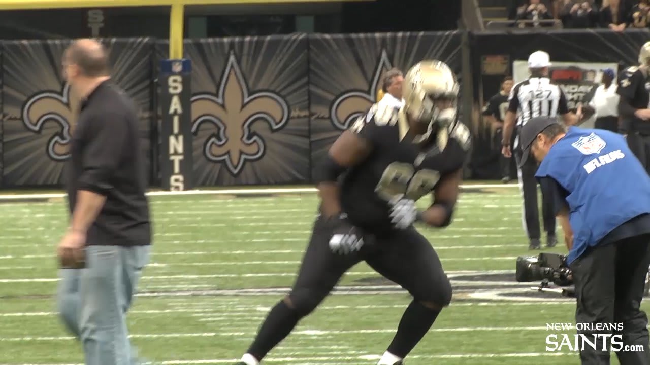 Ben Grubbs leads pregame chant vs Ravens