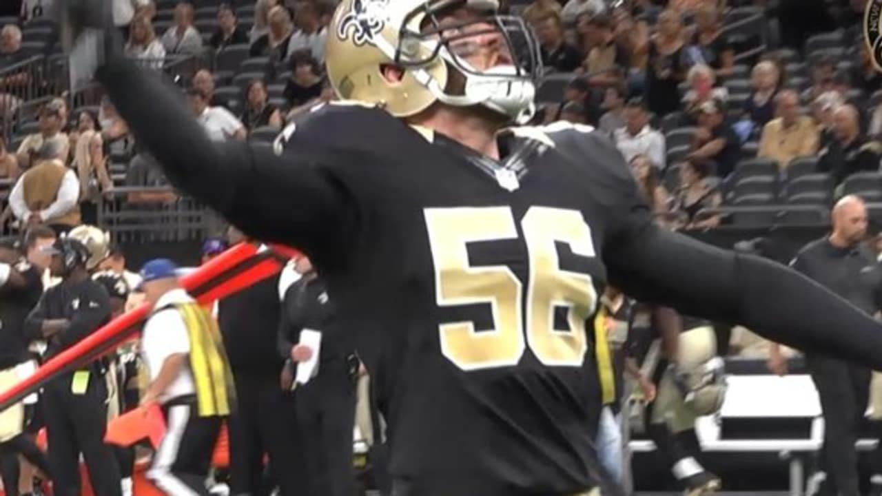Michael Mauti leads the pregame chant vs. Ravens